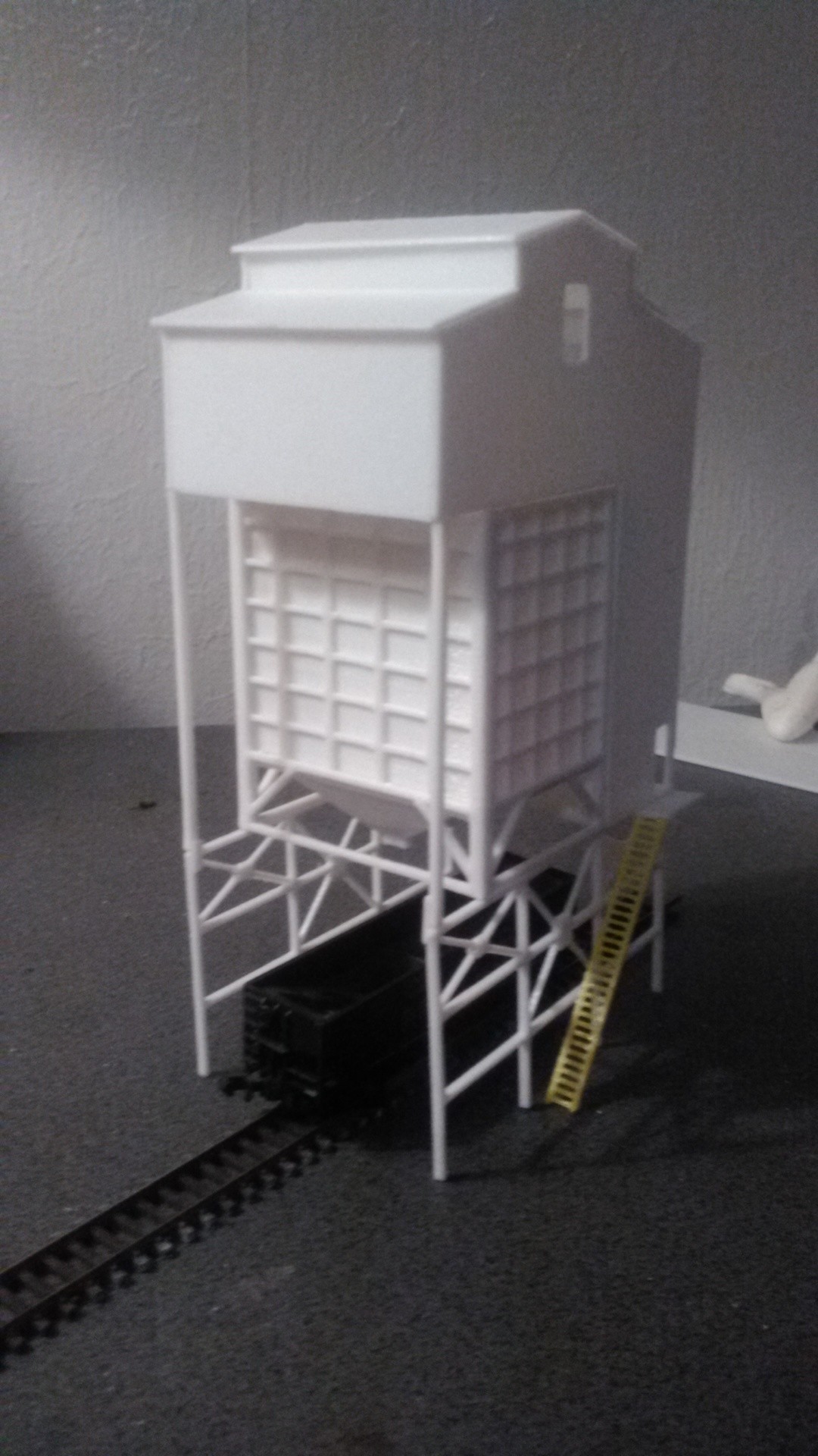 3D file N scale Coal Flood Loader・3D printer design to download・Cults